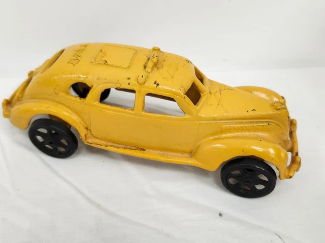 ANTIQUE CAST IRON Toy Car ~Yellow Taxi Cab Car Vintage Arcade 8” Long ...