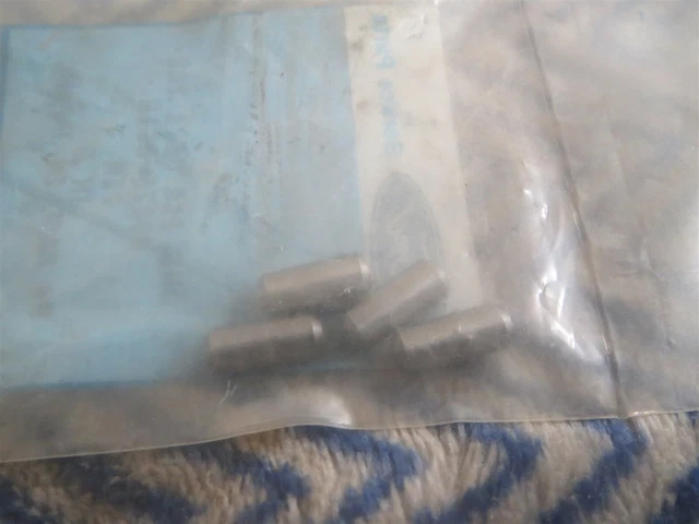 NOS FORD HARDWARE Conector Parte Número 99225-0510 Lote De 4 Nuevo EUR ...