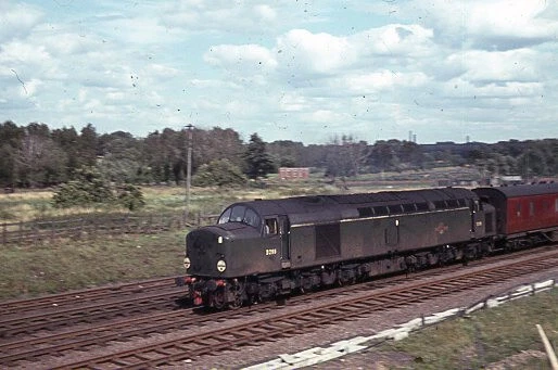 ORIGINAL COLOUR SLIDE of D298 BR class 40 diesel loco £4.99 - PicClick UK