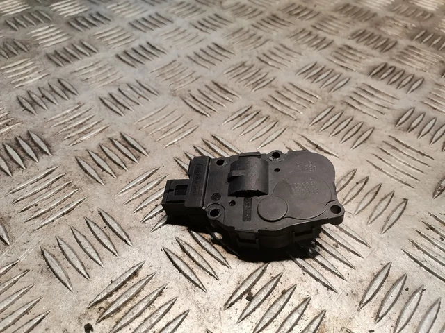 MERCEDES-BENZ S 550 4-Matic W221 Air Clapet Moteur 2218200042 EUR 11,33 ...