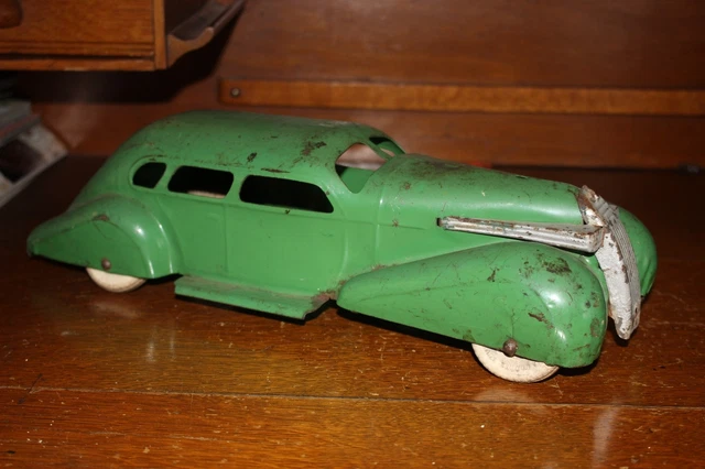 ANTIQUE 1930S PRESSED Steel WYANDOTTE LASALLE SEDAN Toy Car No Reserve ...