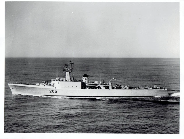 1961 ORIGINAL PHOTO Royal Canadian Navy Destroyer HMCS St. Laurent DDH ...