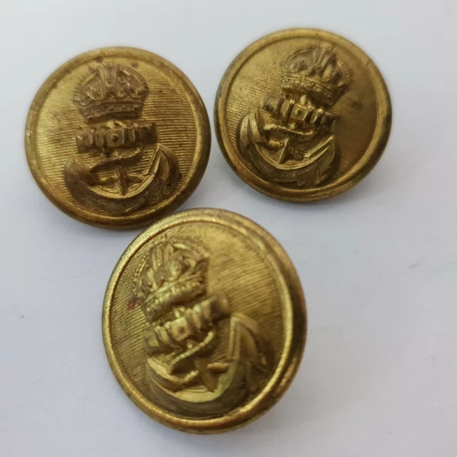 WW1 ROYAL NAVY reeded Kings crown brass voided back 3 buttons 23mm £10. ...