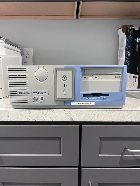 VINTAGE HP COMPAQ Kayak XM600, Pentium III @ 600MHz (NO OS/NOHDD) NO ...