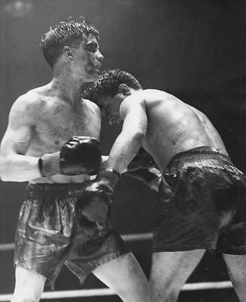BOXERS PETER KANE And Theo Medina Fighting 1947 OLD PHOTO $9.00 ...
