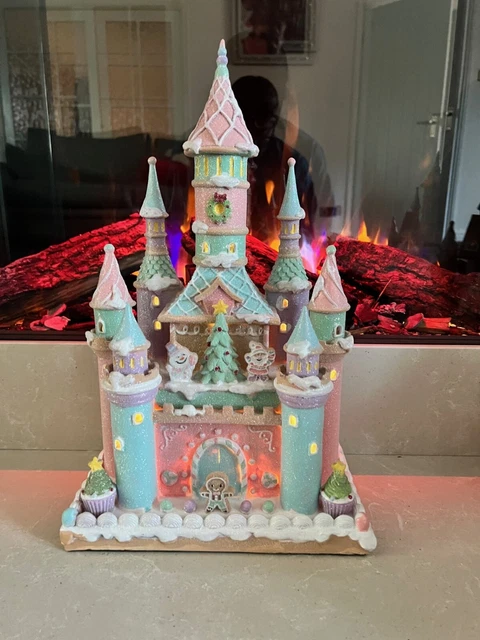CHRISTMAS DISNEY PRINCESS Like Gingerbread Enchanting Castle LED lights ...