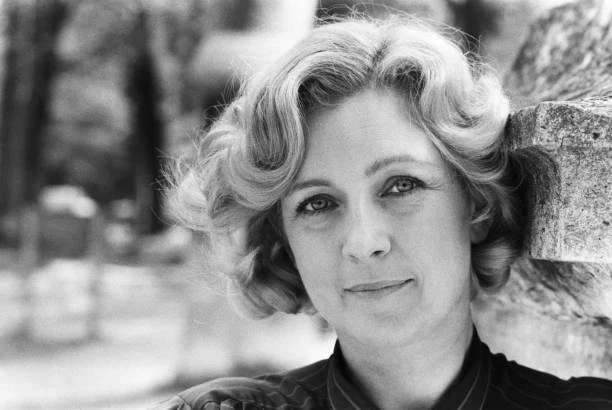 PORTRAIT OF MARIE Dubois in Paris France on April 30 1982 Old Photo $9. ...