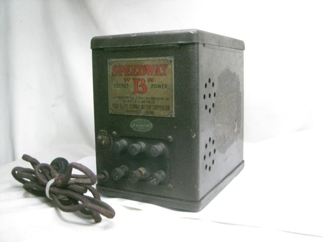 RARE OLD SPEEDWAY SOCKET B POWER PREST-O-LITE radio museum storage ...