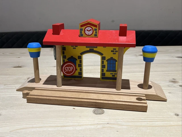 WOODEN RAILWAY ELC TRAIN PLATFORM with Sound for wooden train sets £5. ...