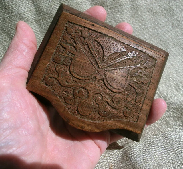 ANTIQUE 19THC HAND Carved Snuff Box Armorial Heraldic Wooden Treen £85. ...