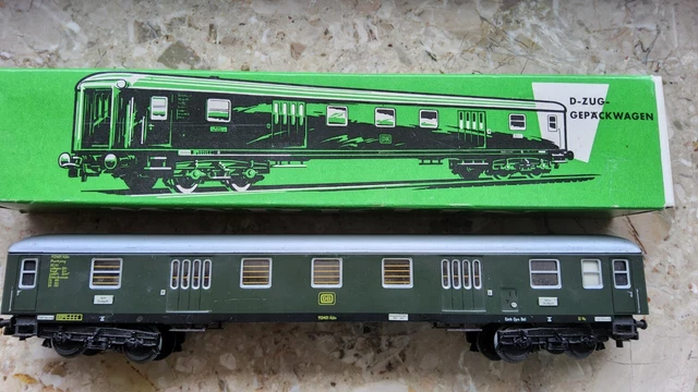 MÄRKLIN H0 4026 D - Zug Gepäckwagen der DB grün OVP , Güterwagen , 1:87 EUR 17,99 - PicClick DE