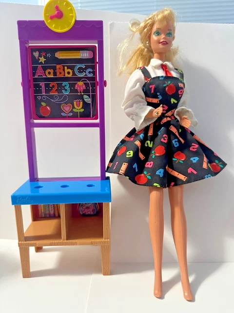 VINTAGE BARBIE TEACHER Doll w/ Classroom Chalkboard Easel – School ...