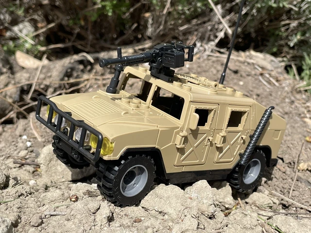 HUMVEE BUILDING BLOCKS Builder Military Armored Off-Road Army Brick ...
