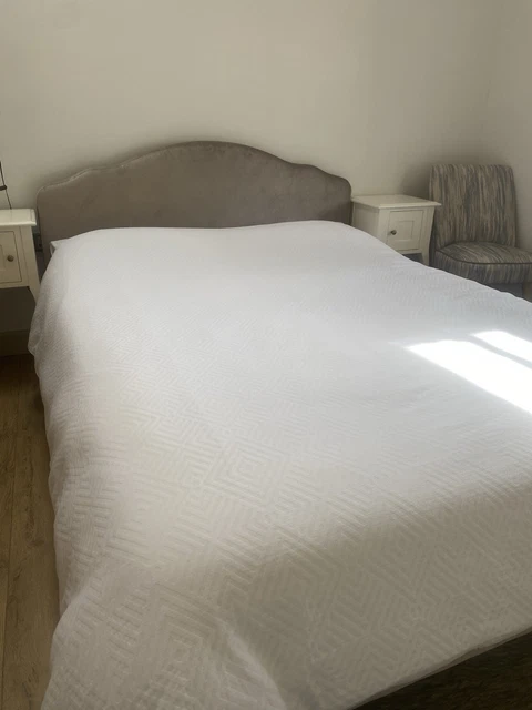 KING SIZE BED frame, inbuilt headboard with Silentnight mattress £156. ...
