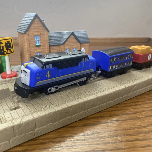 THOMAS FRIENDS TRACKMASTER Gustavo Complete Set Motorized Train Engine ...
