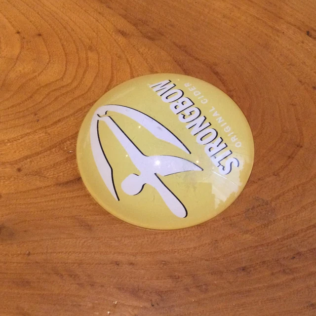 STRONGBOW ORIGINAL CIDER Round Fisheye Badge, Beer Pump, Font, Bar ...