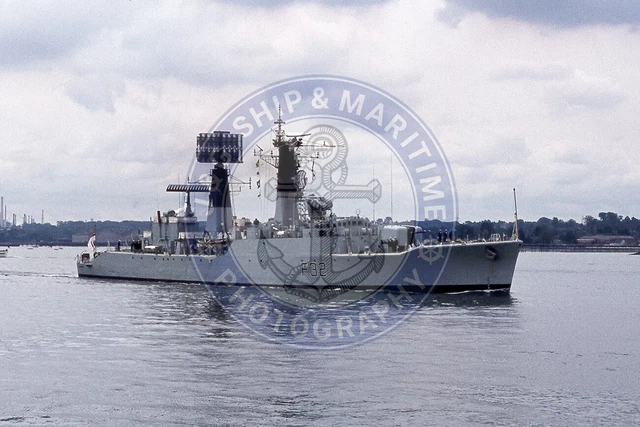 ROYAL NAVY SALISBURY Class Frigate HMS SALISBURY (F32) - 6x4 (10x15 ...