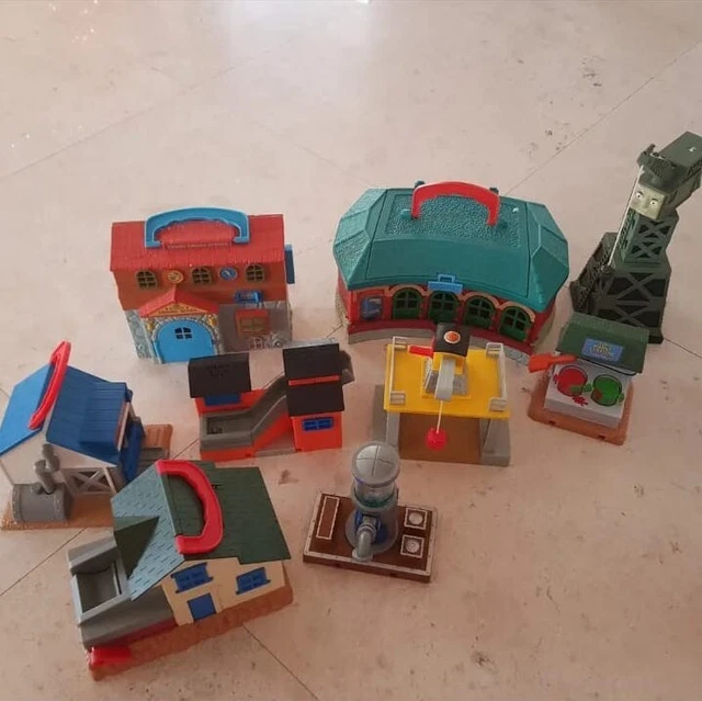 THOMAS THE TANK Engine Trains, buildings and track Set by Learning ...