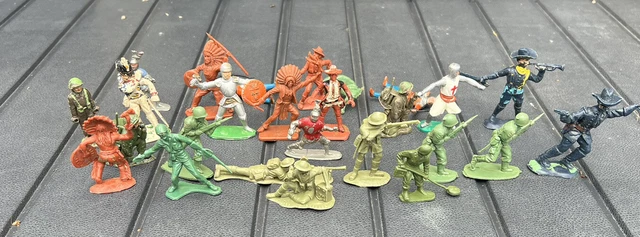 HONG KONG + Kellogg’s Soldiers Knights And Red Indians Toy Figure Lot ...