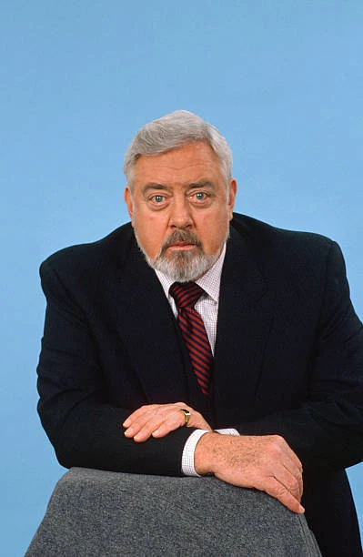 RAYMOND BURR IN Perry Mason & the All-Star Assassin 1989 OLD TV PHOTO ...