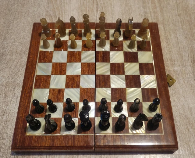MAGNIFIQUE JEUX D echecs échiquier Vietnam chess set schach rare 50mm ...