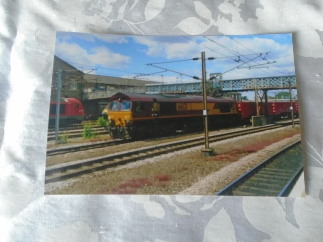 6X4 PHOTO OF Class 66 in old EWS livery-66121 at Doncaster Railway ...