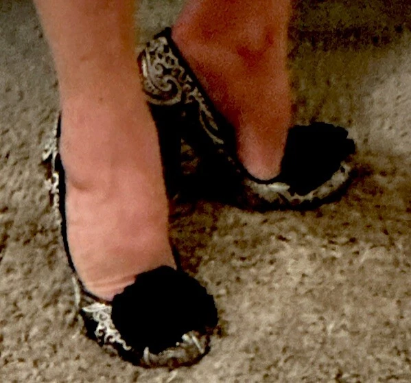 IRREGULAR CHOICE ALICE in Wonderland Silver Swirl & Bow White Rabbit ...