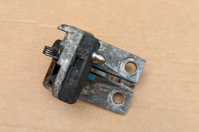 VOLKSWAGEN VW T2 Bay Window Sliding Door Catch Lock 214 843 741D £25.00 ...