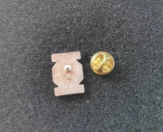 PIN'S JE M'ARRÊTE et je laisse passer Stop Prévention Routière - Pins ...