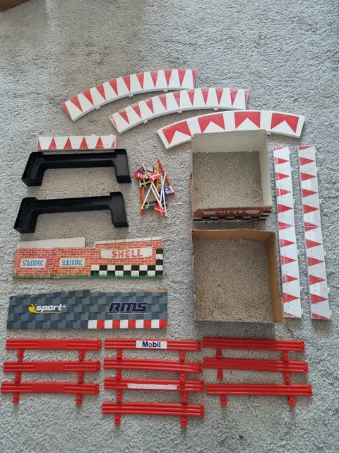 SCALEXTRIC BRIDGE SUPPORTS Scalextric Flags And Barriers and boarders ...