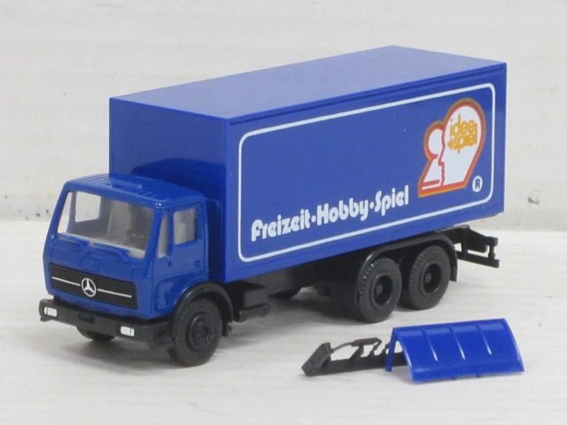 MERCEDES-BENZ SK KOFFERLASTWAGEN "idee+spiel" in blau Box Herpa 1:87 ...