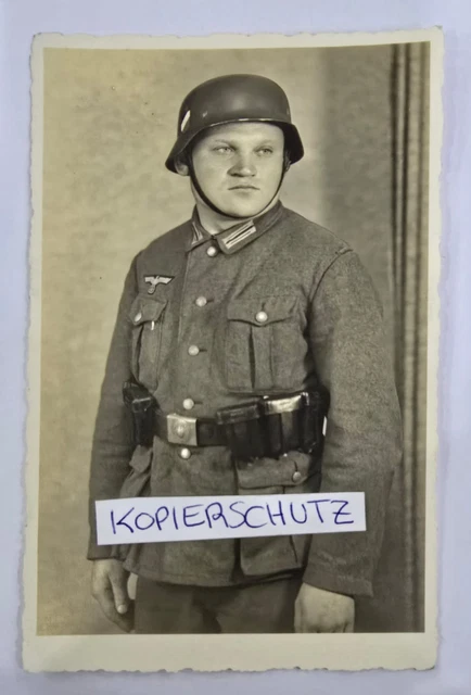 FOTO PORTRAIT STUDIO Soldat Stahlhelm Wehrmacht 2.WK ww2 EUR 6,00 ...