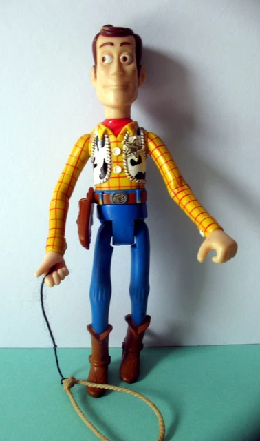 TOY STORY FIGURINE WOODIE articulé, au lasso- 16 cm - Disney/Pixar EUR ...