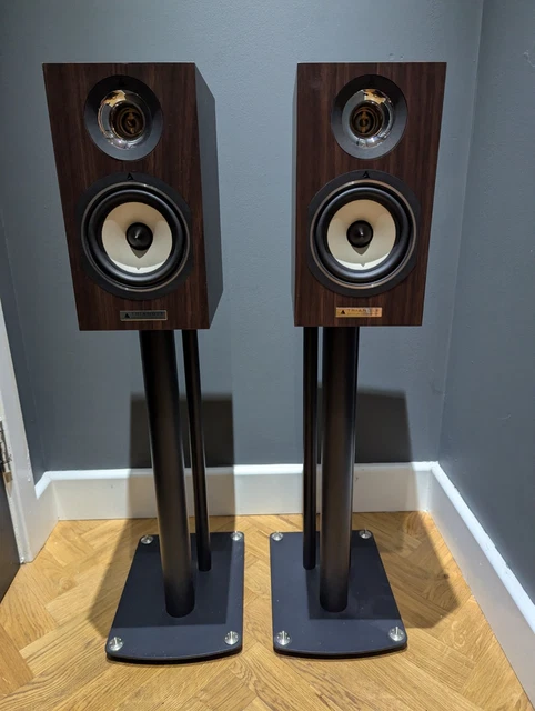 TRIANGLE ESPRIT TITUS Ez stand mount speakers & stands £414.70 ...