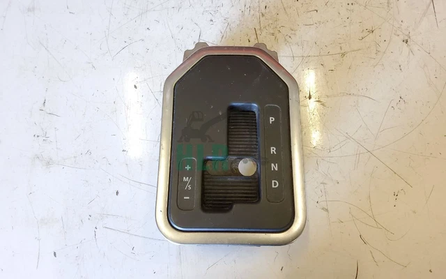 LAND ROVER DISCOVERY 4 Automatic Gear Selector Surround FJG500032 £19. ...