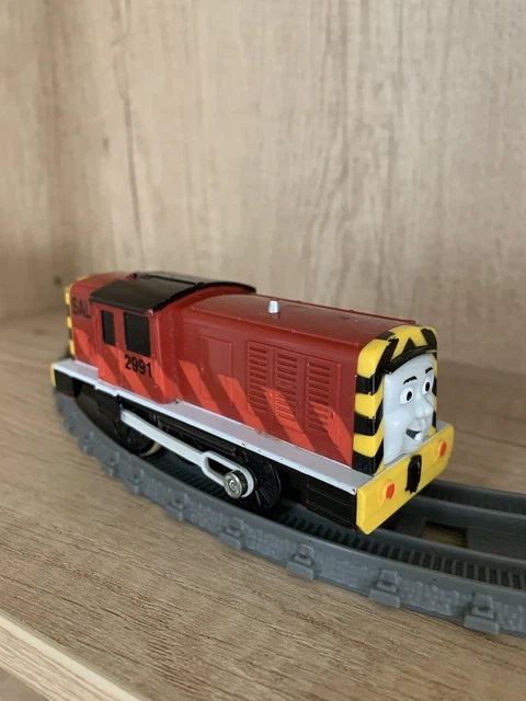 THOMAS THE TANK Tomy Trackmaster Motorised Train Salty £9.99 - PicClick UK