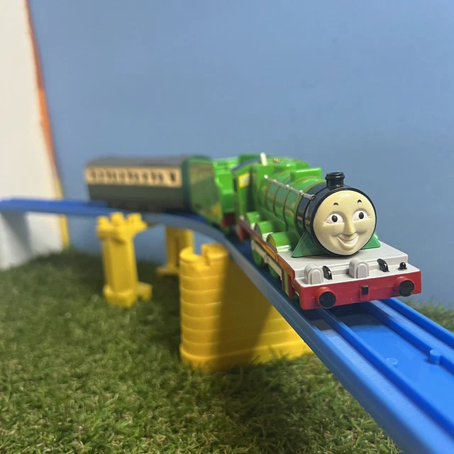 TOMY PLARAIL TRACKMASTER Henry Thomas il carro armato motore vecchio ...