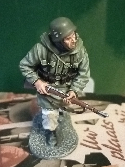 WAR PARK -WWII German Waffen SS Winter Figure with Rifle (not King And ...