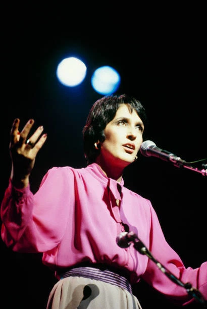 FOLK SINGER JOAN Baez Performs At The Rainbow 1980s OLD MUSIC PHOTO 4 ...