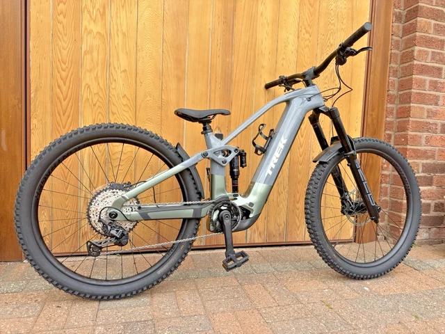 *STUNNING* TREK 2025 Rail 9.7 Electric Full Suspension Ebike **Small ...