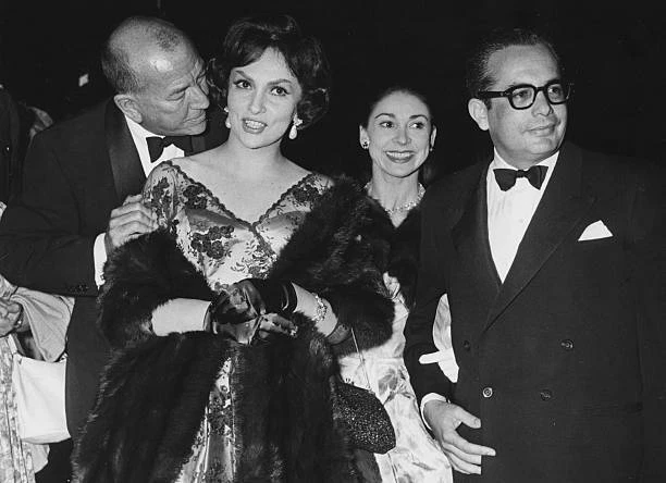 PLAYWRIGHT SIR NOEL Coward, actress Gina Lollobrigida, dancer Marg- Old ...