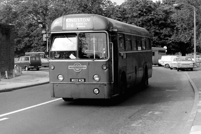 LONDON TRANSPORT RF 454 6x4 Bus Photo EUR 3,80 - PicClick FR