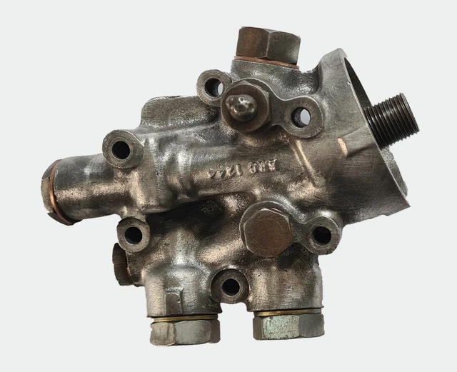 LAND ROVER 101 V8 oil pump base £95.00 - PicClick UK