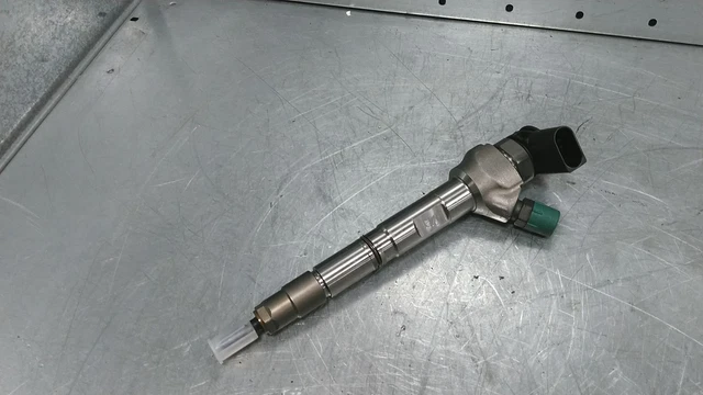 INJECTEUR FAP VOLKSWAGEN Caddy Cargo V (SBA/SBH) 05L130277E/0445110834 ...