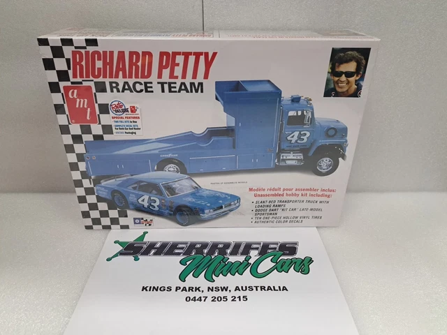 1/25 AMT1072 RICHARD PETTY RACE TEAM TRANSPORTER Model Kit SMC EUR 109 ... 1/25 AMT1072 RICHARD PETTY RACE TEAM TRANSPORTER Model Kit SMC EUR 109 ...