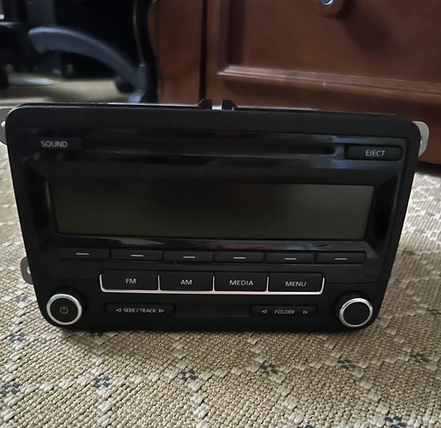 VOLKSWAGEN RADIO P/N 28352655 Model DE2-DDM Passat Jetta 2011-2014 AM ...