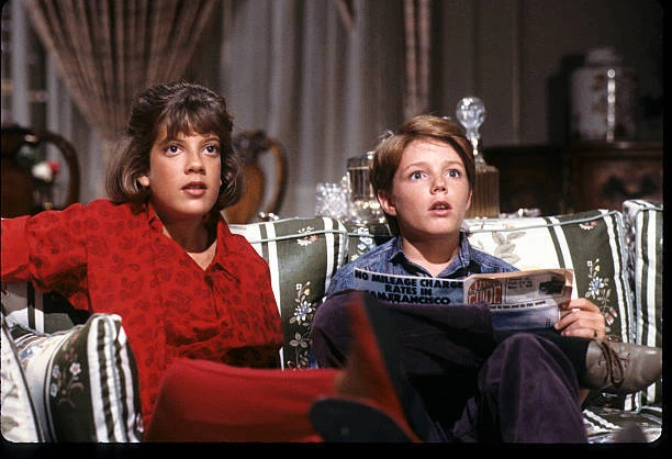 TORI SPELLING MACKENZIE Astin On 1985 Tv Series Hotel Old Photo 6 £5.69 ...