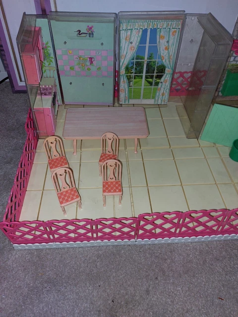 HORNBY CASSY DOLLS house with Stable 1980s £20.00 - PicClick UK
