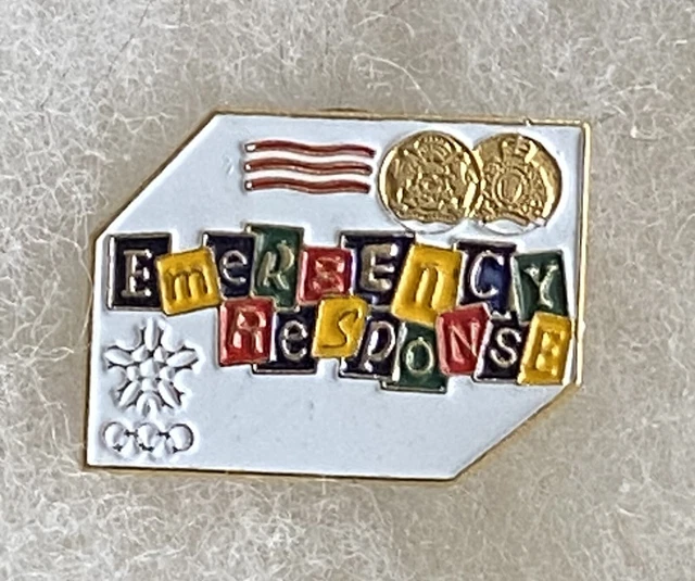 ROYAL CANADIAN MOUNTED Police EMERGENCY RESPONSE Pin 1988 CALGARY ...