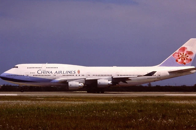 ORIGINAL 35MM COLOUR slide of China Airlines Boeing 747-409 B-18202 £0. ...